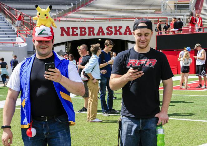 Pokemon GO wyprzedził Twittera, Spotify i Netflix! [ZESTAWIENIE ...