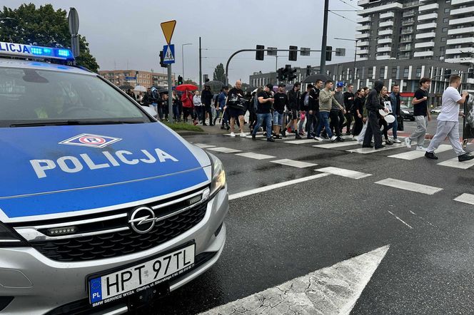 Setki osób wzięły udział w marszy milecznia w Elblągu. Matka zmarłego ...