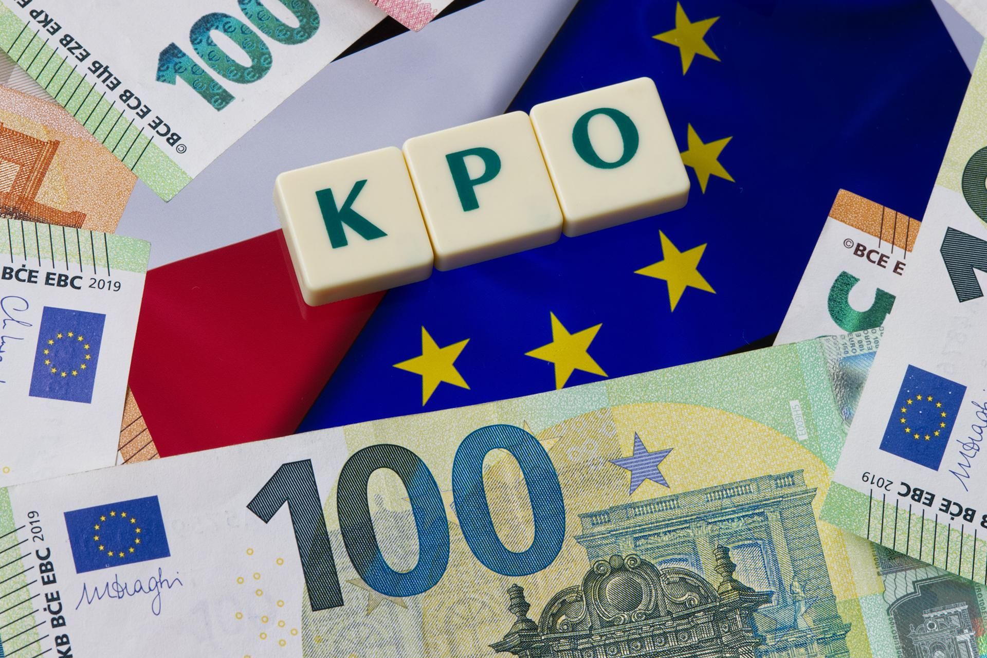 Skandal KPO: Prokuratura Europejska zbada dotacje na luksusy | Superbiz ...