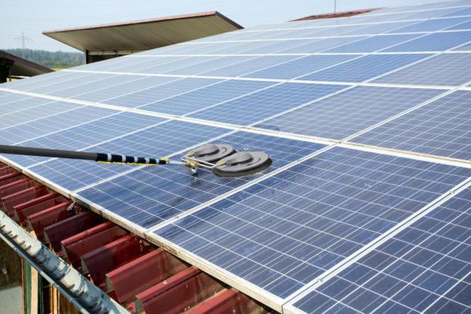 iSolar. Kärcher wprowadza system szczotek do czyszczenia paneli ...