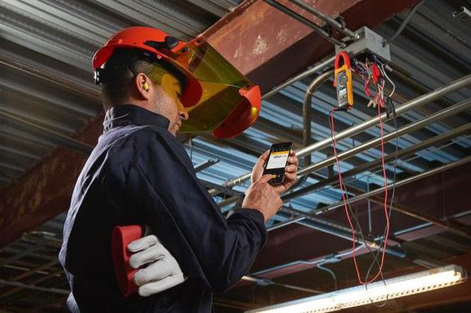 Seria mierników cęgowych Fluke 370 FC - muratorplus.pl