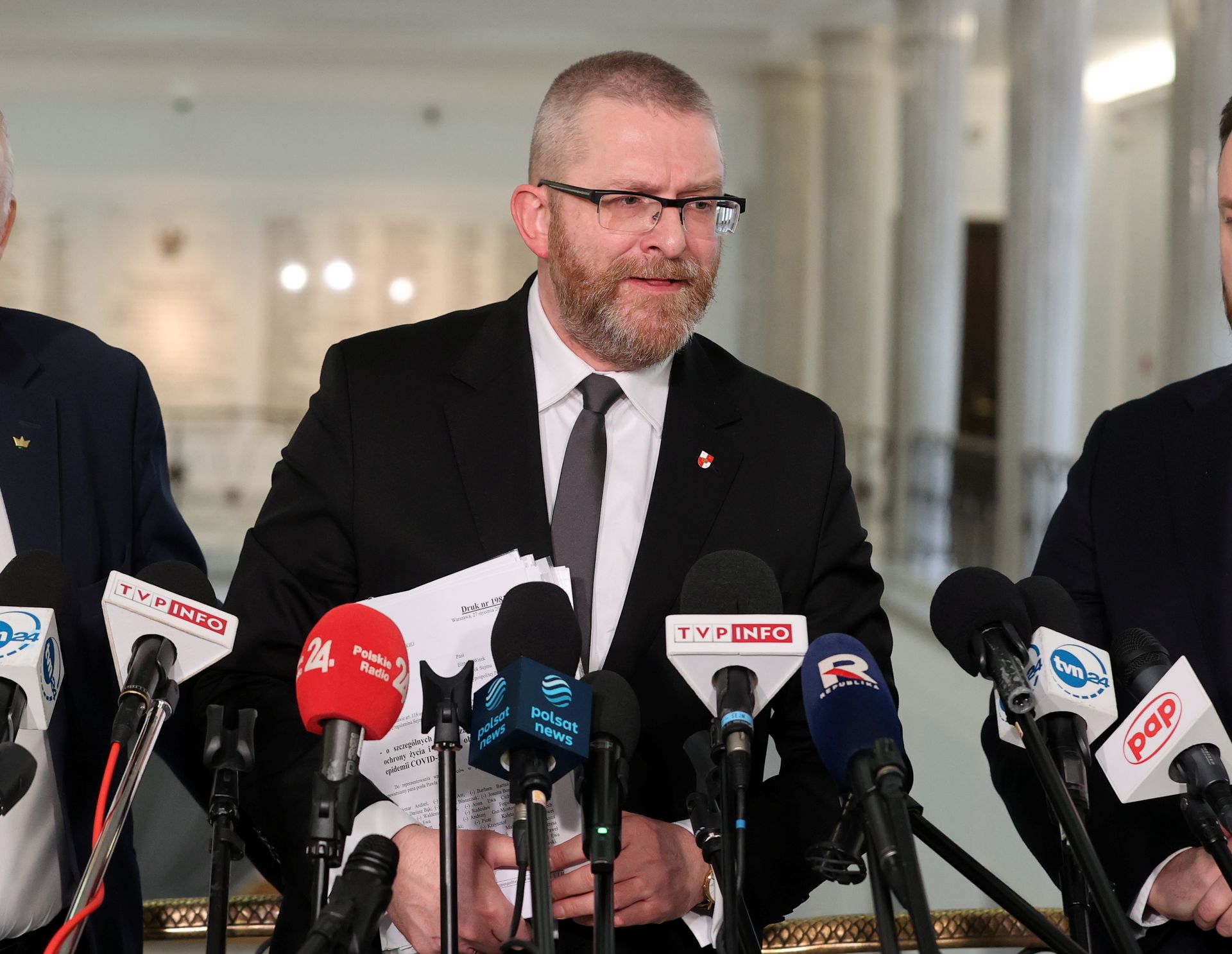 Wydało się, co Braun zrobił na spotkaniu z prezydentem! Nawet koledzy ...