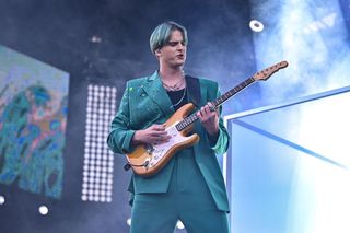 Kim jest Tribbs? Mikołaj Trybulec podbija sceny. Nowa wersja ...