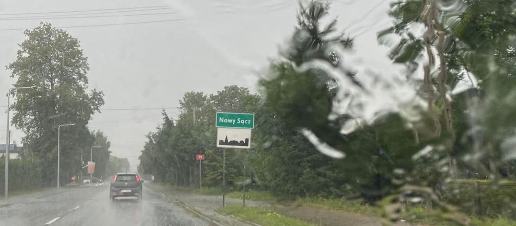 Uwaga na drogach. Jesień to trudna pora roku dla kierowców i pieszych ...