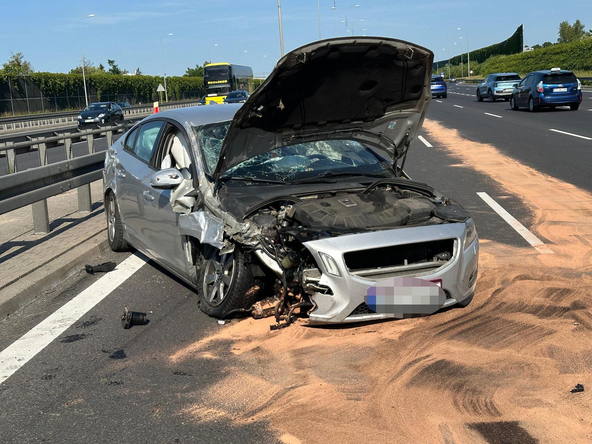 Dachowanie na S2 w Warszawie. Zablokowany pas ruchu. Poważny wypadek dwóch osobówek - Warszawa ...