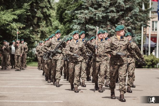 Co z 1. Dywizją Piechoty Legionów i 8. Dywizją AK? Wiceminister Bejda ...