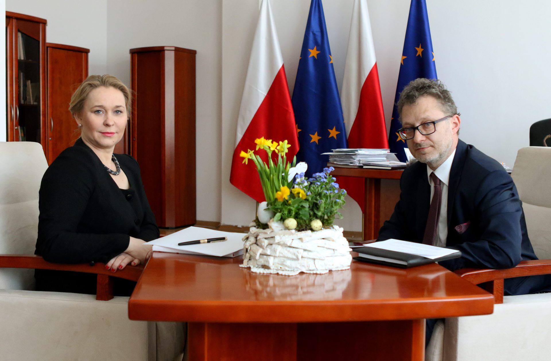 Wiceminister Andżelika Możdżanowska: "Państwo musi pomagać, a nie ...