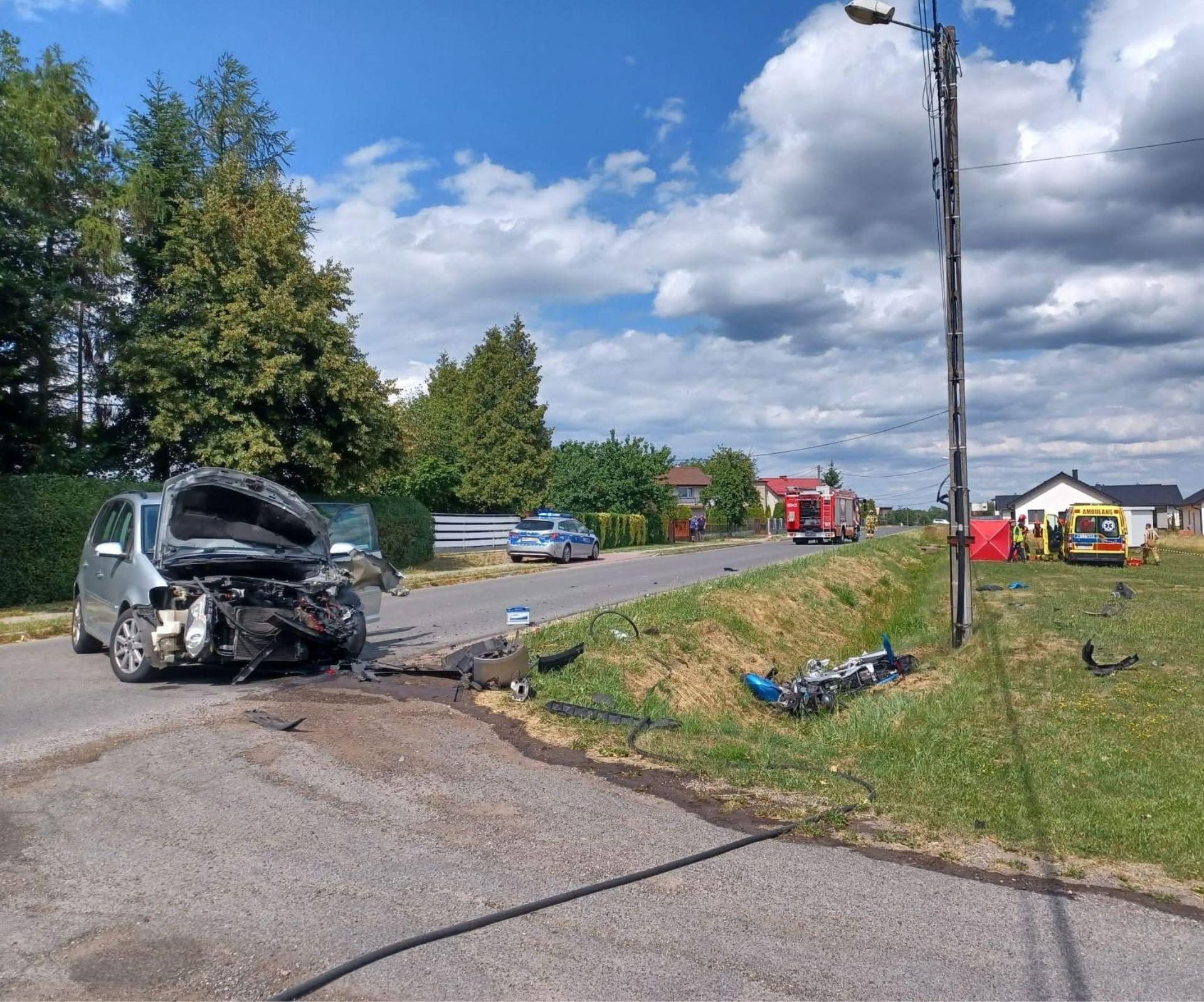 Sadów. Tragiczny wypadek, nie żyje motocyklista. Ogłoszono czarny alert drogowy. Co to takiego ...