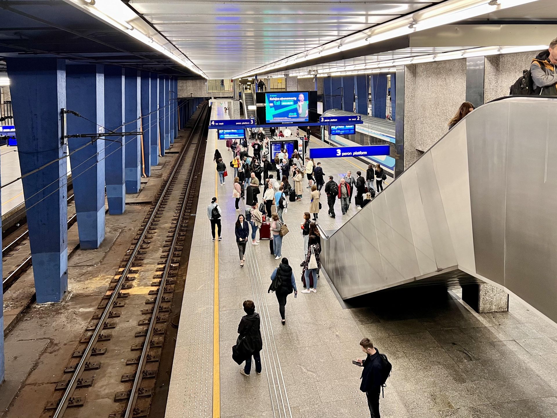 Pożar na Dworcu Centralnym w Warszawie. Służby przeprowadziły ewakuację - Warszawa Radio ESKA