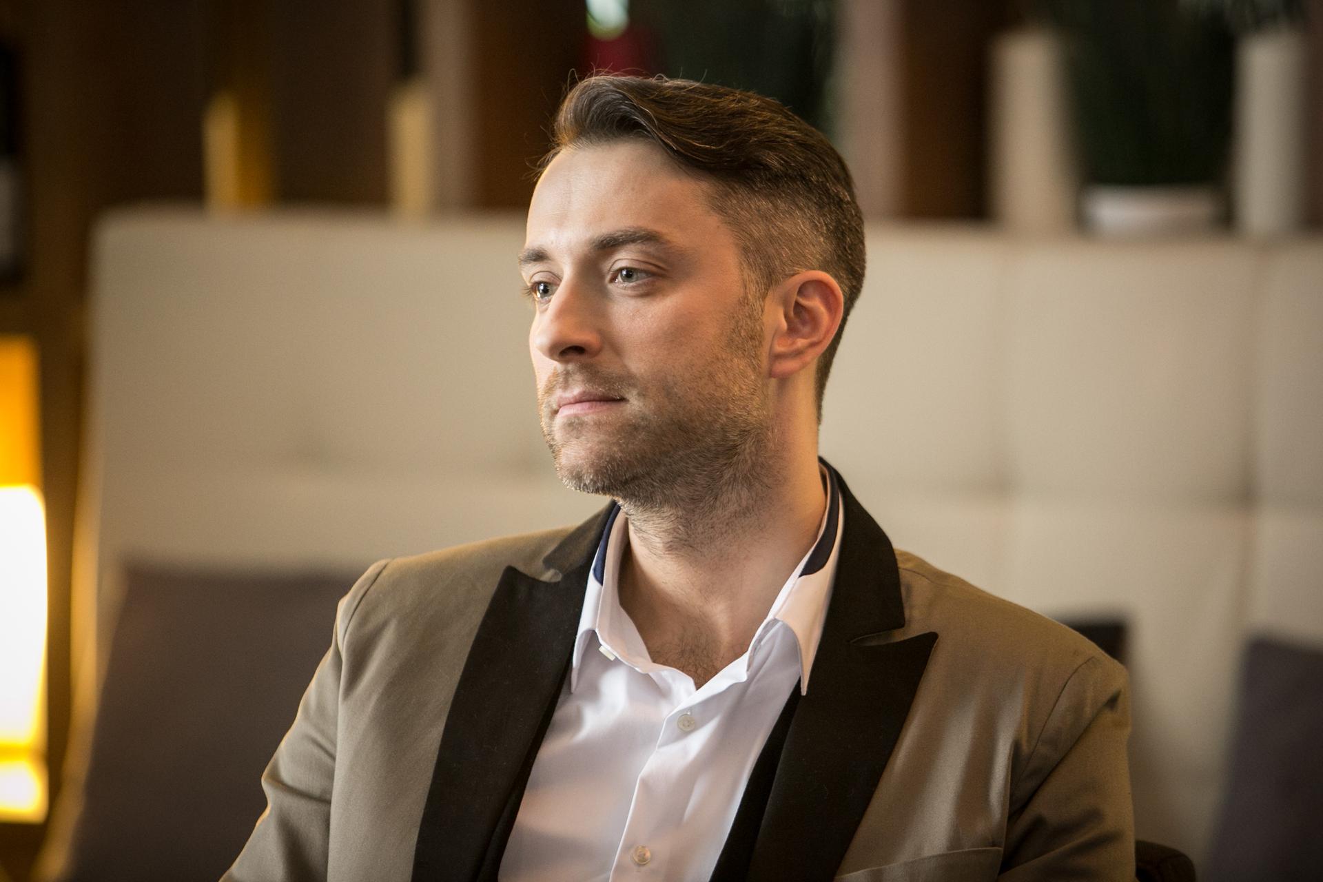 Filip Bobek o najważniejszej serialowej roli swojego życia - WIDEO ...