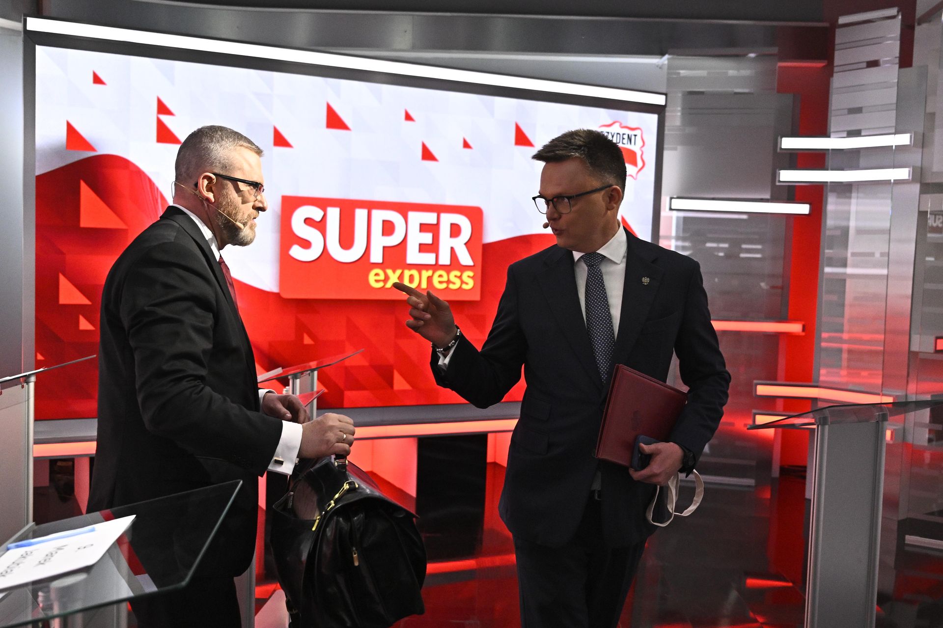 Debata Prezydencka "Super Expressu" 2025. Kandydaci w ogniu pytań. Relacja na żywo [LIVE] - ESKA.pl