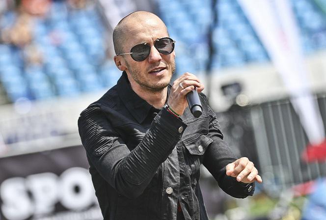 Mezo miał wypadek samochodowy! Jak się czuje i co się stało? - ESKA.pl