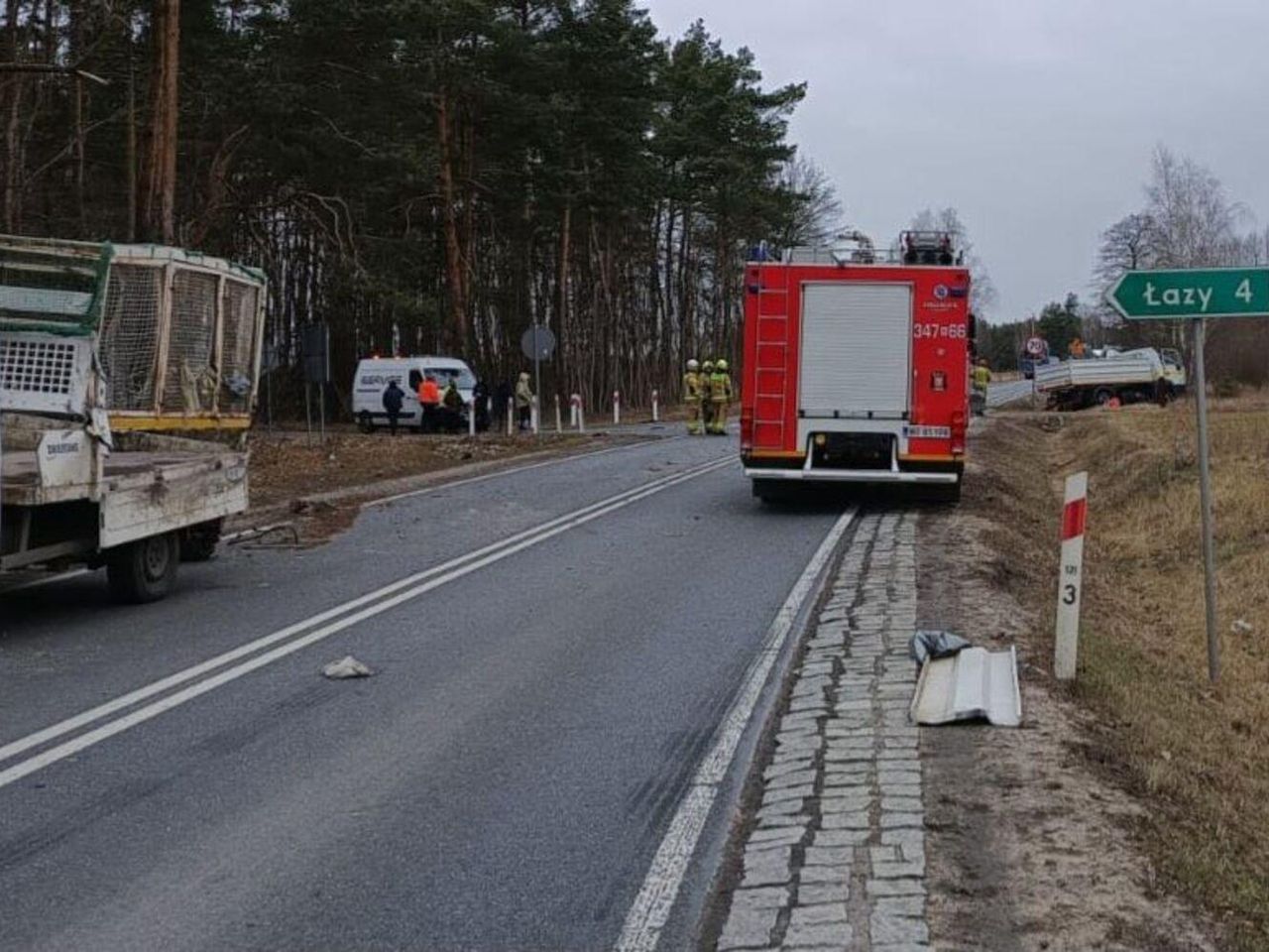 Wypadek ciężarówki pod Ostrołęką. Dwie osoby w szpitalu - Warszawa, Super Express