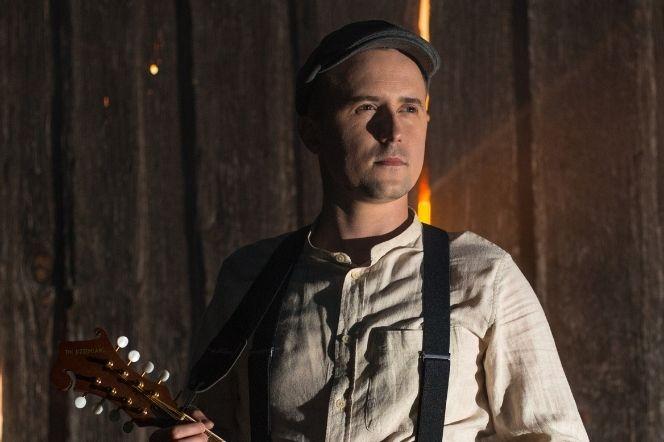 Wokalista od DJ Brave wrócił z nowym numerem. The Dziemians zaskakuje ...