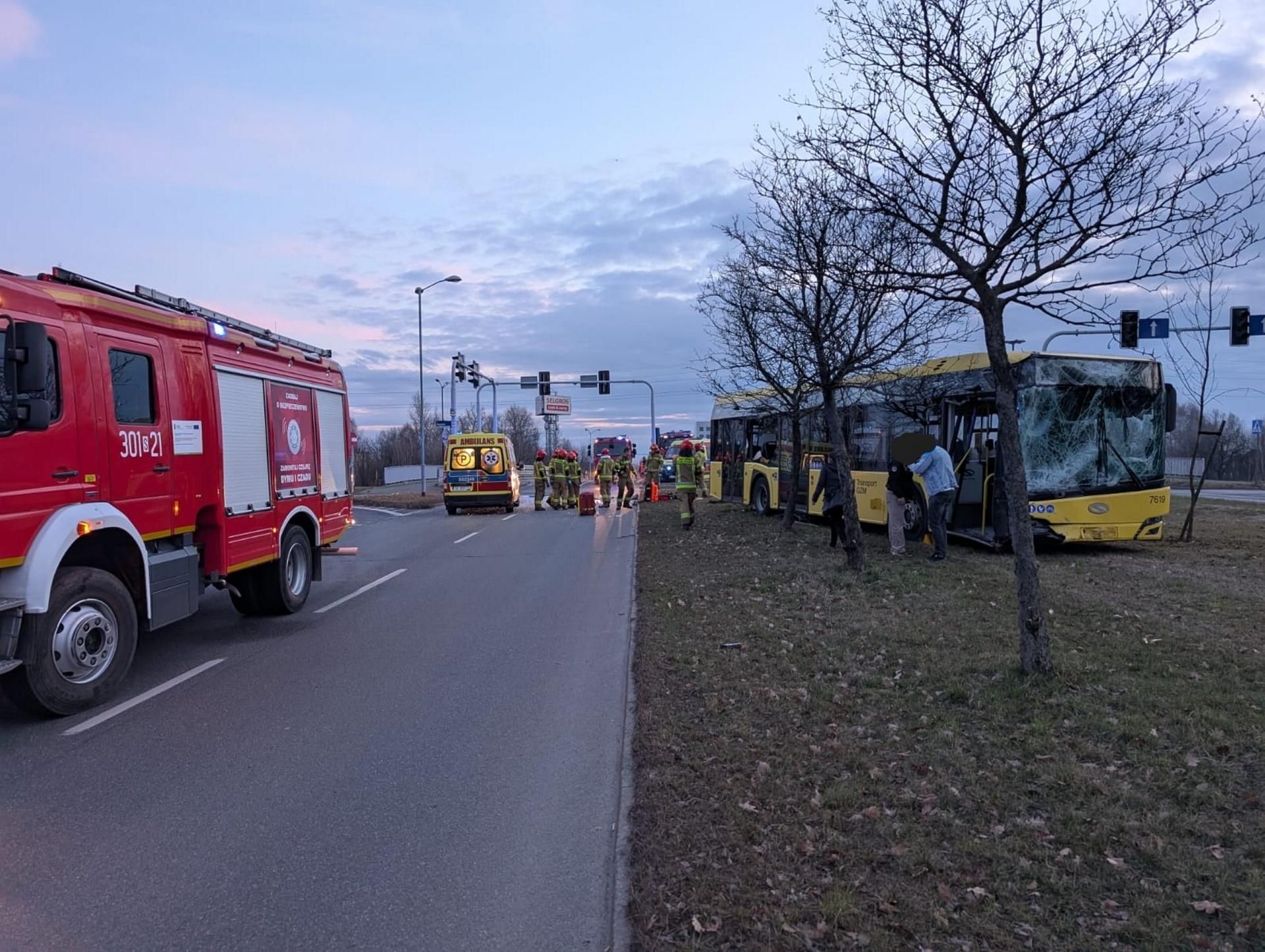 Dramatyczny wypadek autobusów w Katowicach! Kierowca wypadł przez okno [ZDJĘCIA] - Śląsk, Super ...