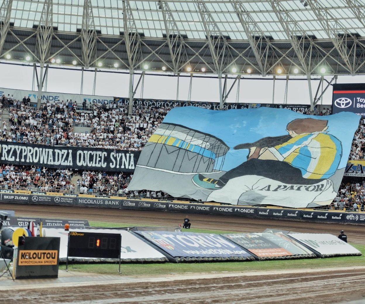 KS Apator Toruń wygrał derby i otarł się o komplet na Motoarenie ...