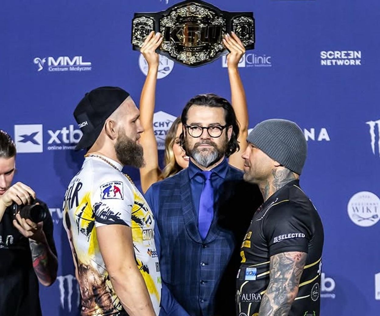 Piotr Kuberski nowym mistrzem KSW! Zdemolował Romanowskiego, dramat ...