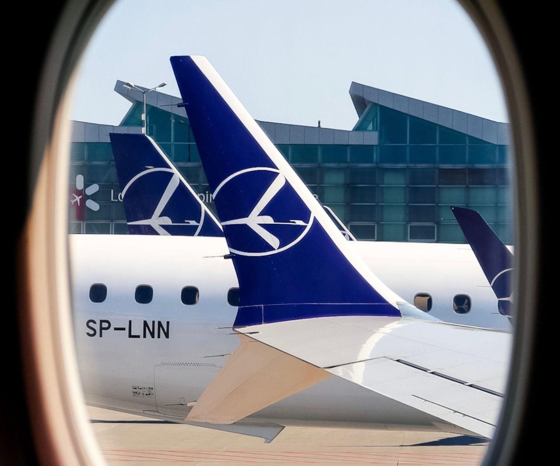 Te same bilety, a inne ceny dla... obcokrajowców? LOT tłumaczy - Super ...