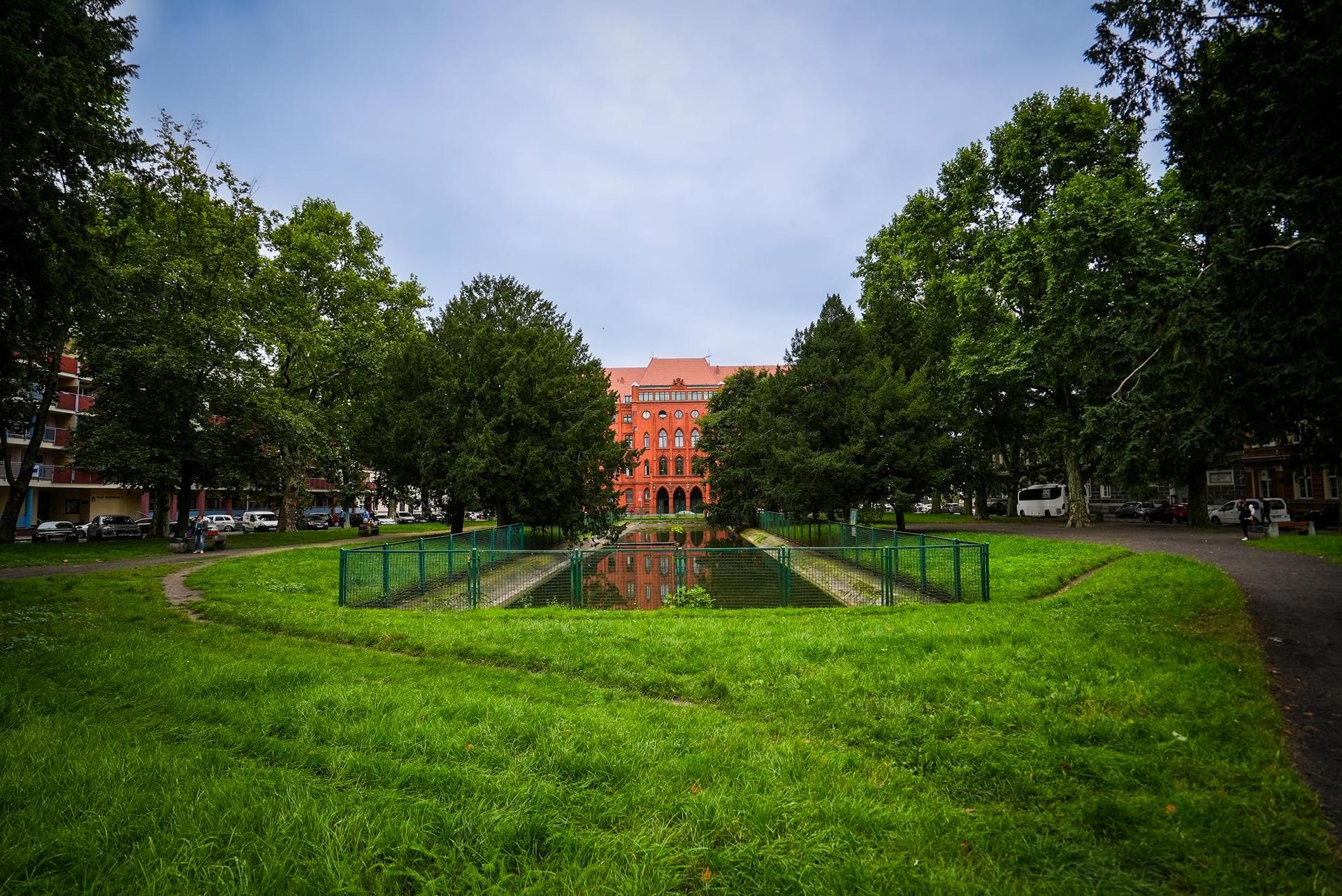 Plac Batorego w Szczecinie się zmieni. Poznaliśmy oferty firm w ...