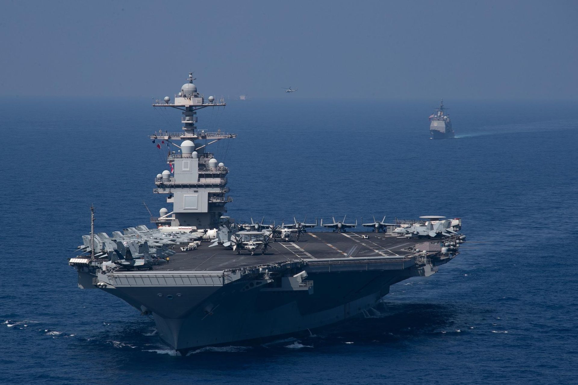 Lotniskowiec USS Gerald R. Ford w Ameryce Łacińskiej. USA wzmacniają ...