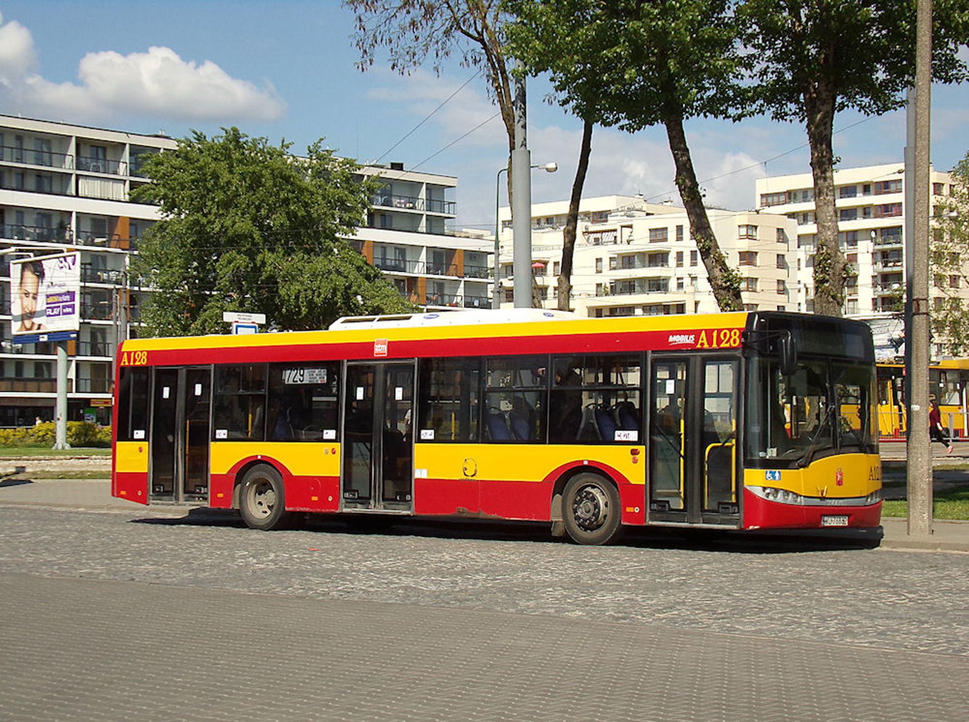 ZTM zabiera autobusy i tramwaje w Warszawie. Cięcia rozkładów zaraz się ...