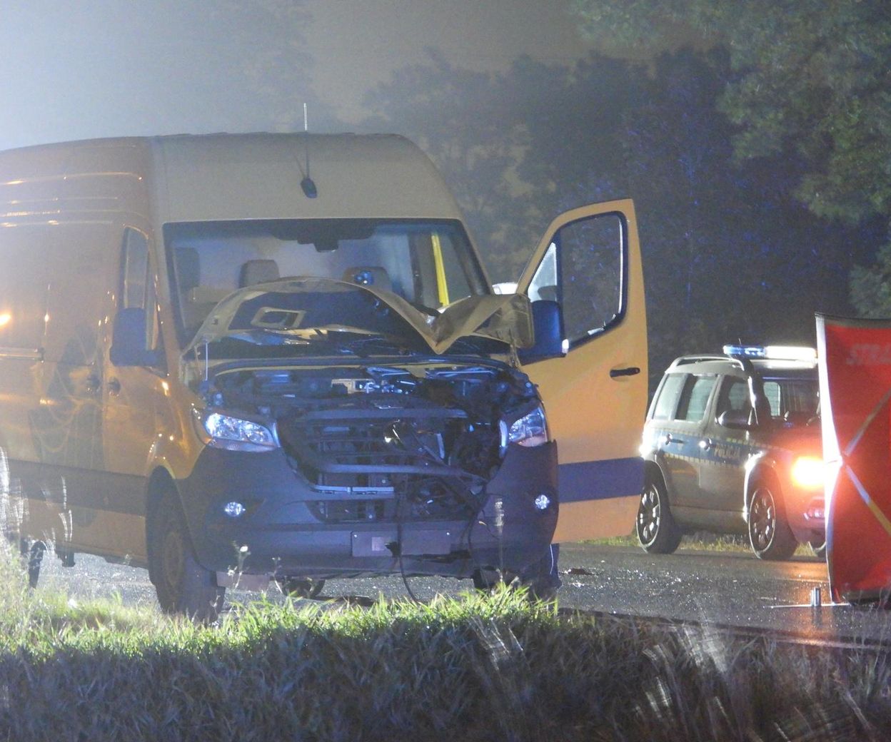 61-latek nie miał odblasków i zginął pod kołami busa. Śledczy ...