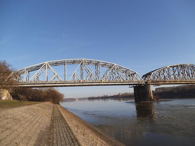 GRANATY i AMUNICJA pod mostem w Toruniu. Saperzy w akcji - Toruń, Super ...