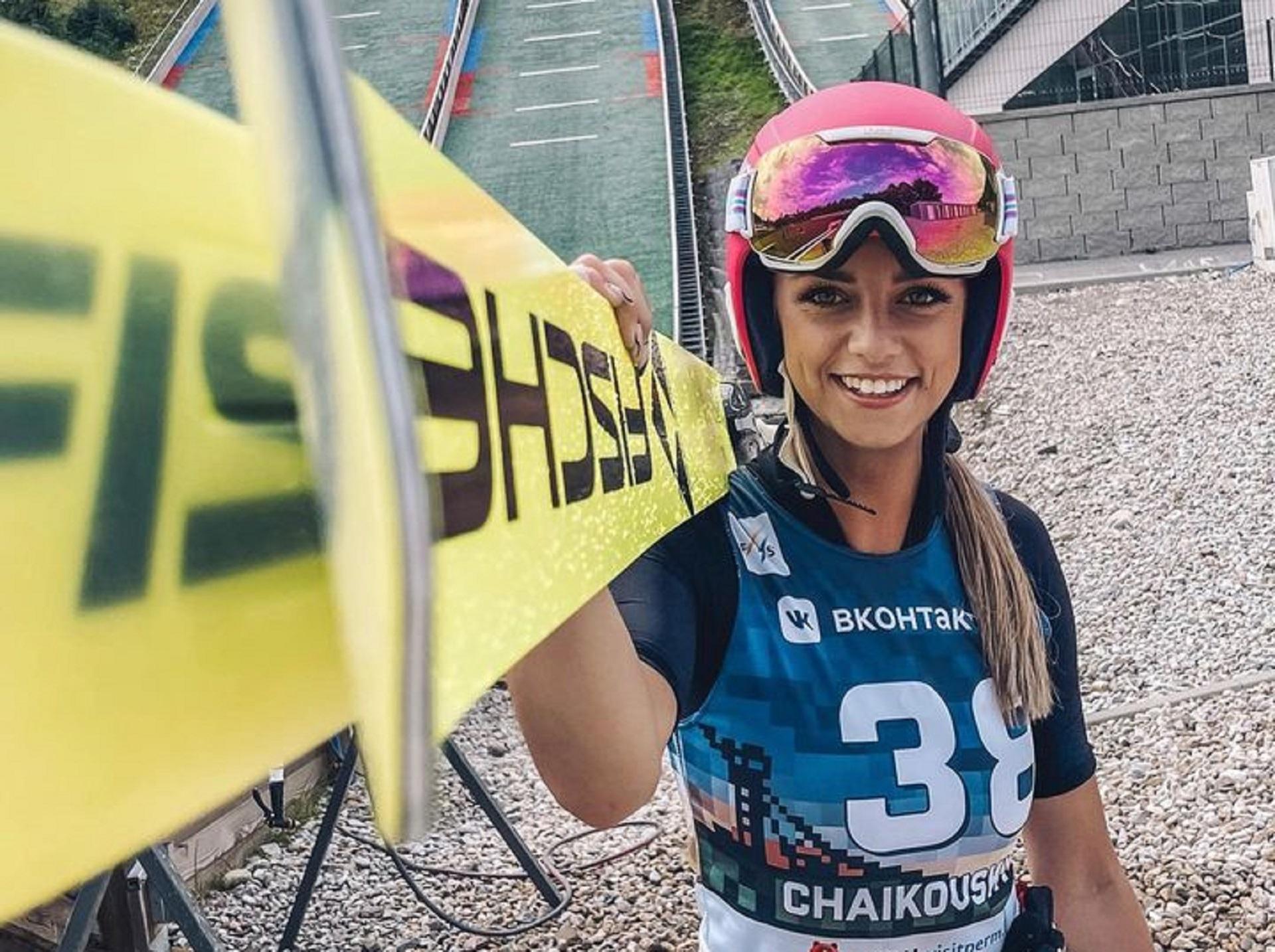 Najpiękniejsza Polka w skokach narciarskich pokazała zdjęcie z łóżka ...