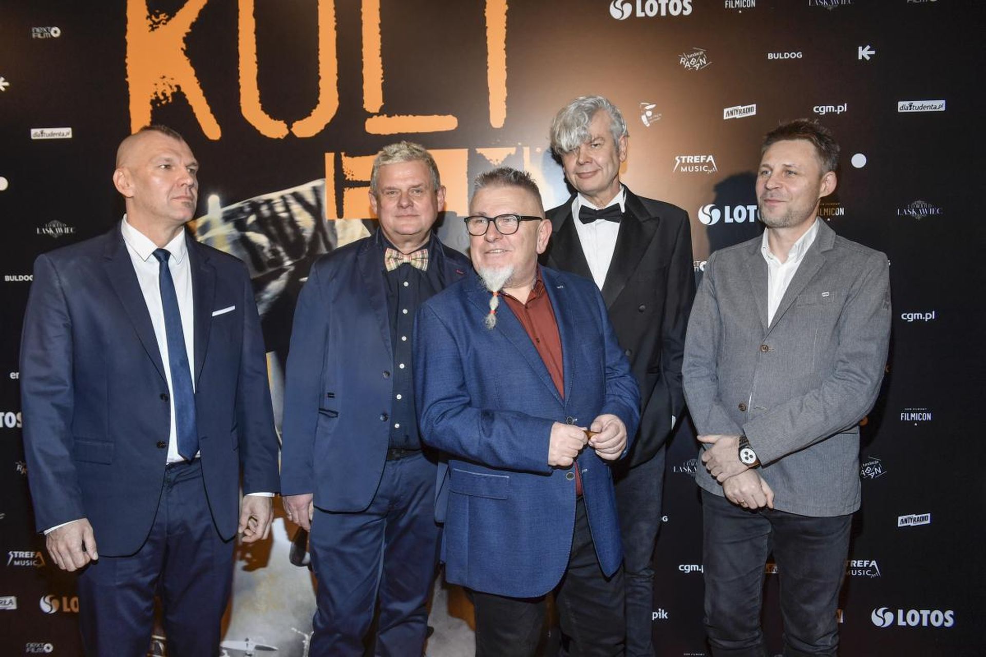 Kult przerwał milczenie. Zatrzymany przez policję gitarzysta wydał ...