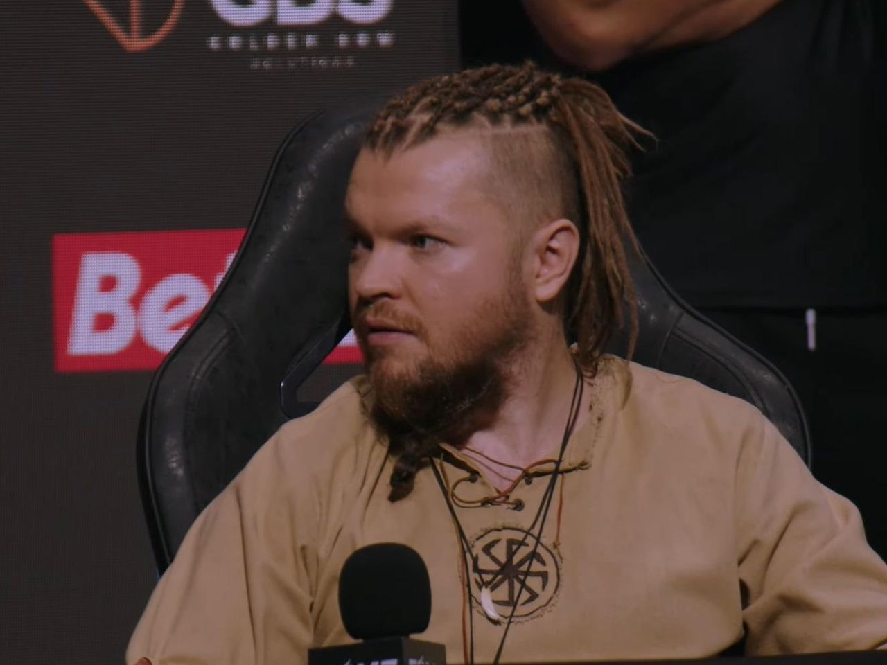 Sylwester Wardęga bez ogródek o swoich zarobkach! Otwarcie przyznał, że ...