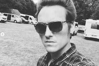 Olek z M jak miłość w nowej roli. Tak teraz będzie wyglądal Maurycy ...