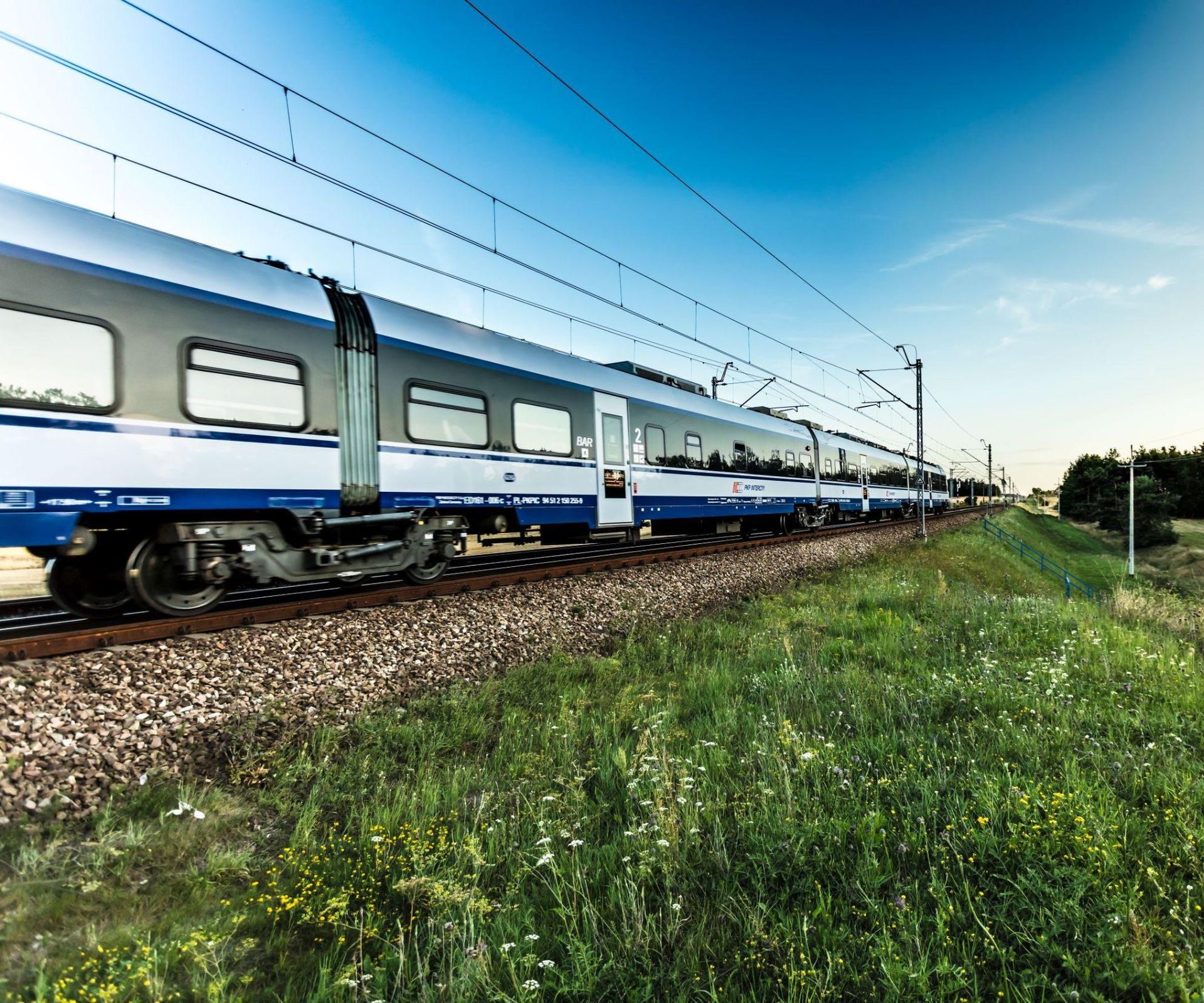 PKP Intercity wzmacnia ofertę na majówkę. Więcej pociągów i nowe połączenia - ESKA.pl