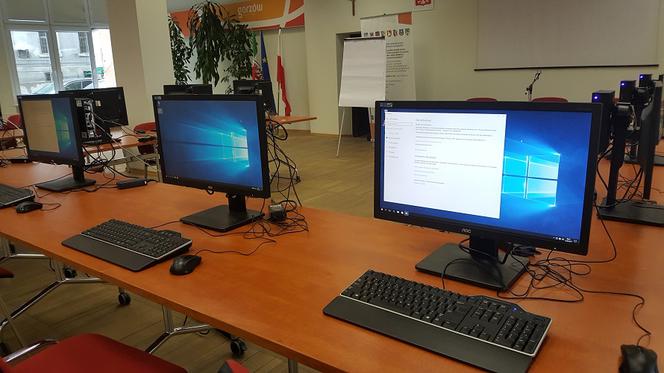 Nowoczesne komputery i szybszy internet. Ruszył proces informatyzacji ...