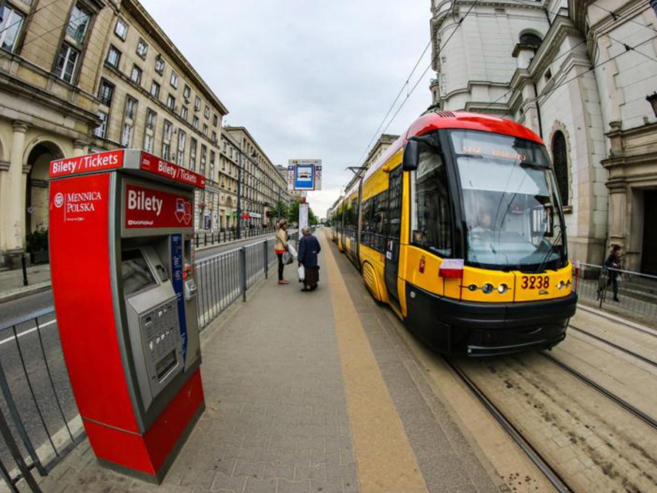 Nowe tramwaje dla Stolicy coraz… dalej - Radioplus.pl