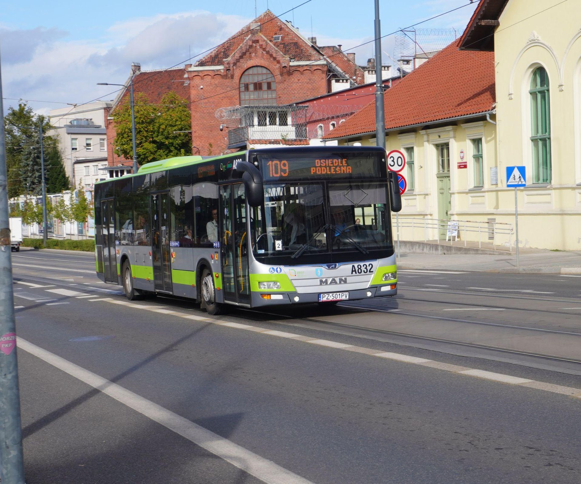 Kolejne zmiany w komunikacji miejskiej w Olsztynie. Jak od 1 kwietnia 2025 pojadą autobusy ...