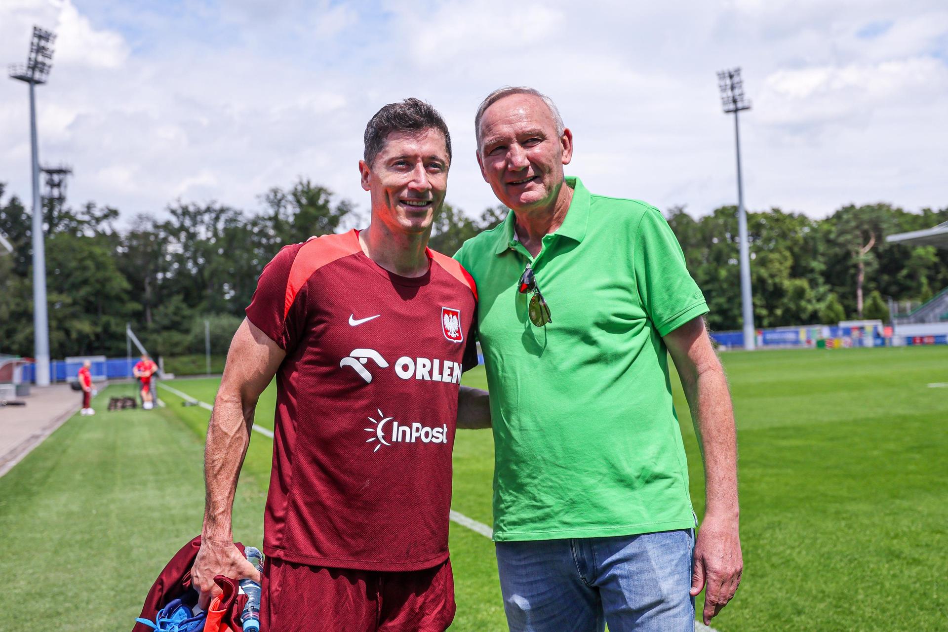 Niespodziewany gość na treningu Biało-Czerwonych. Tego osiągnięcia ...