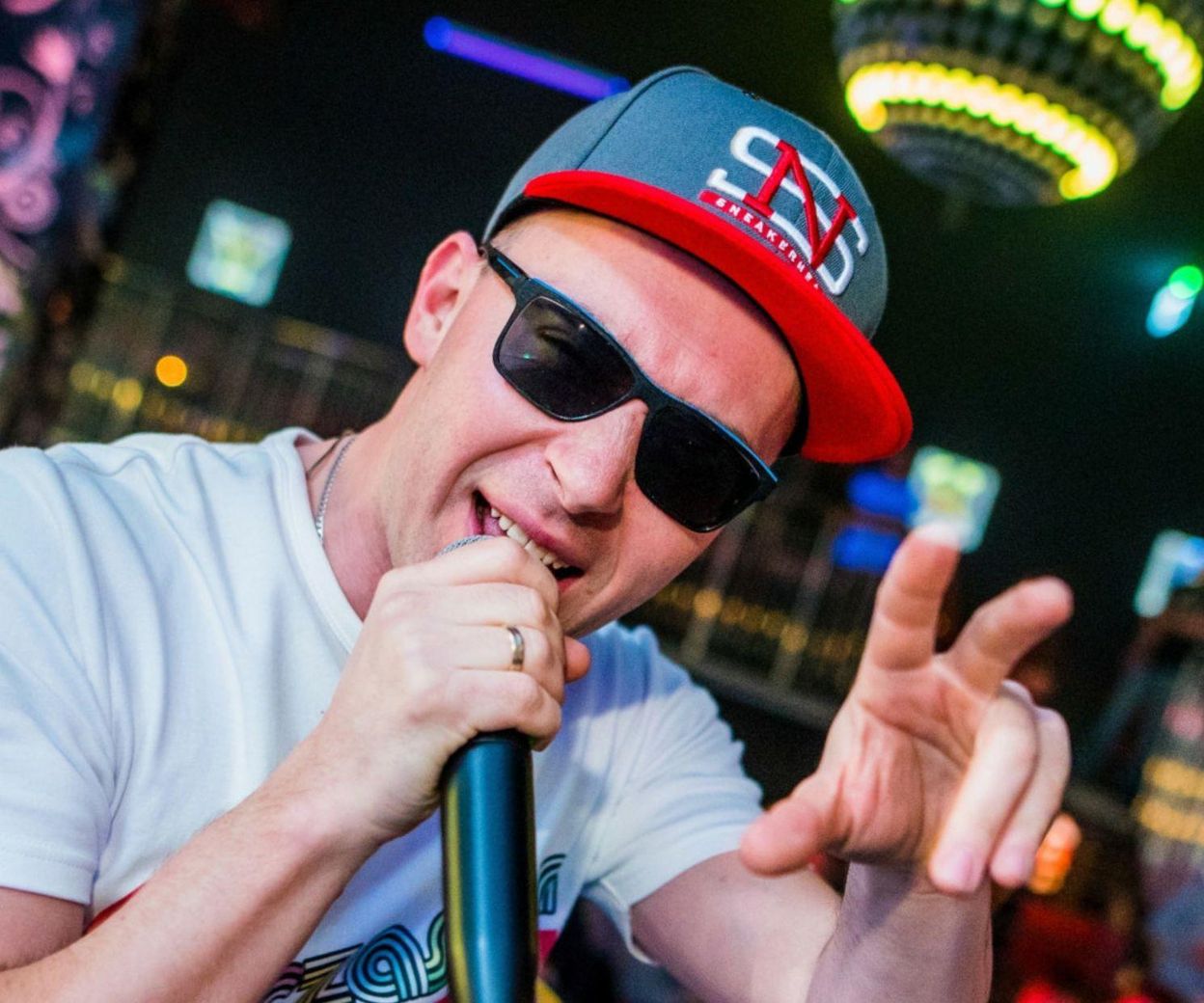 Rak żołądka u znanego muzyka! Fani poruszeni jego apelem - ESKA.pl