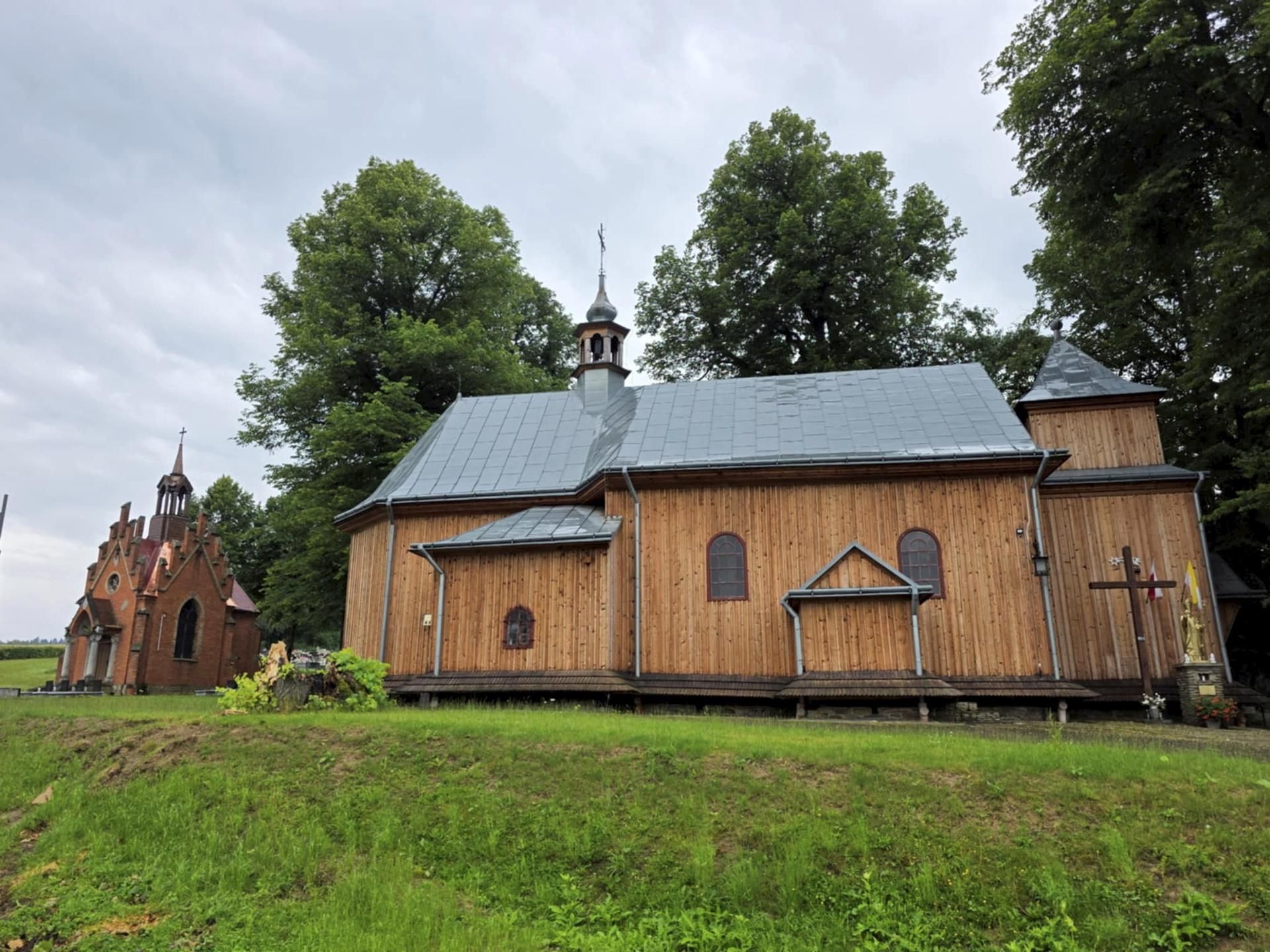 Zabytkowa cerkiew w Kuźminie i Kaplica Grobowa Pieściorowskich ...