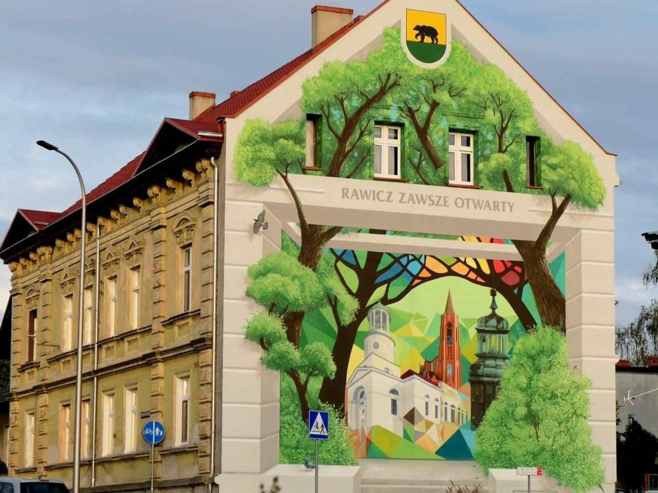 Zdobi, promuje i... oczyszcza powietrze. Nowy mural w Rawiczu - Leszno Radio ESKA
