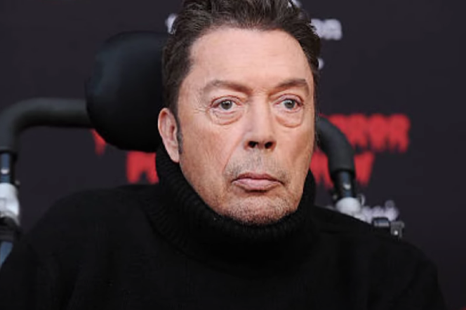 Tim Curry mimo choroby nie zrezygnował z kina. Udar odebrał mu władzę w ...