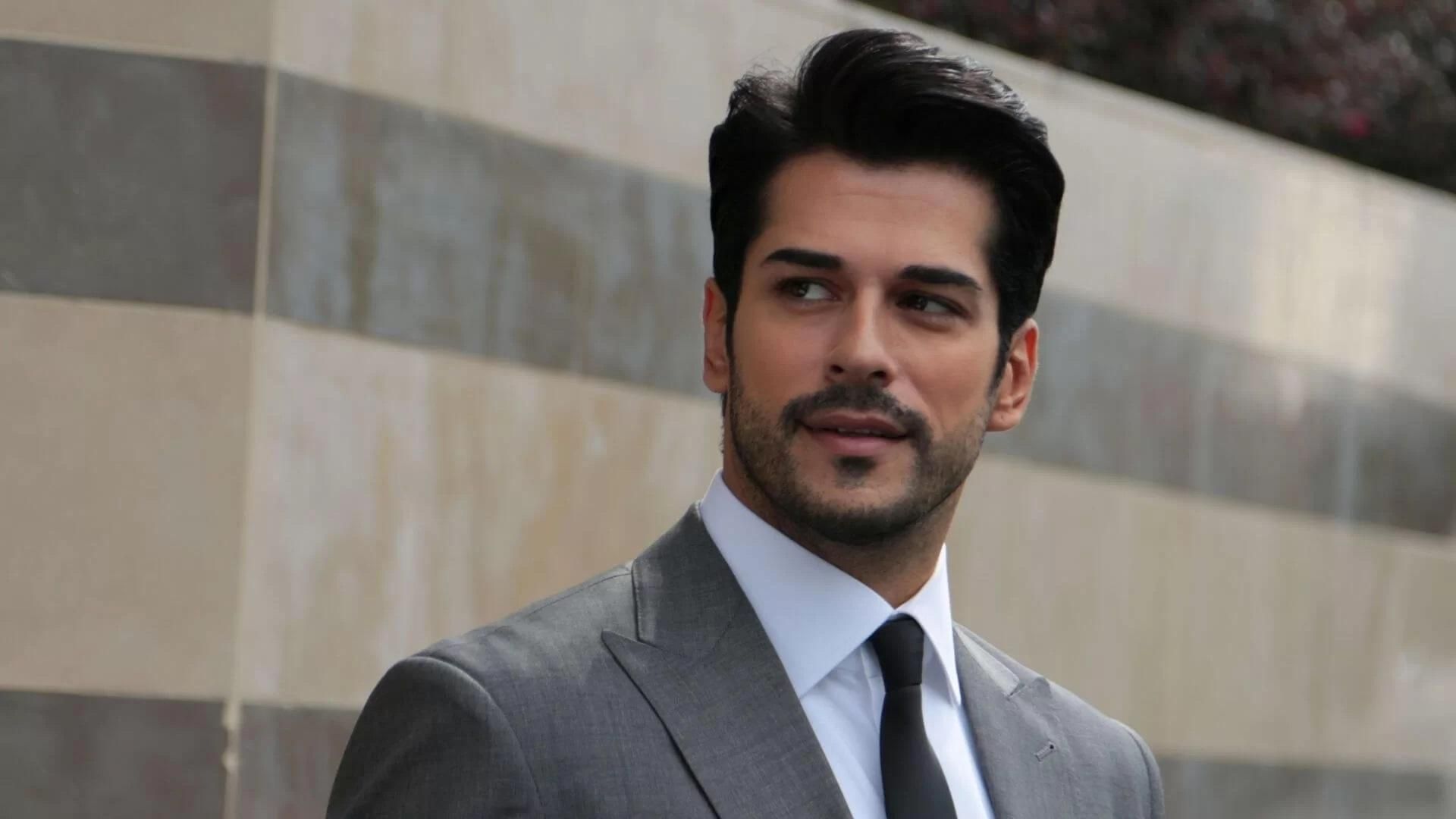 Pamiętacie „Wieczną miłość”? Burak Özçivit grał w tureckiej telenoweli ...