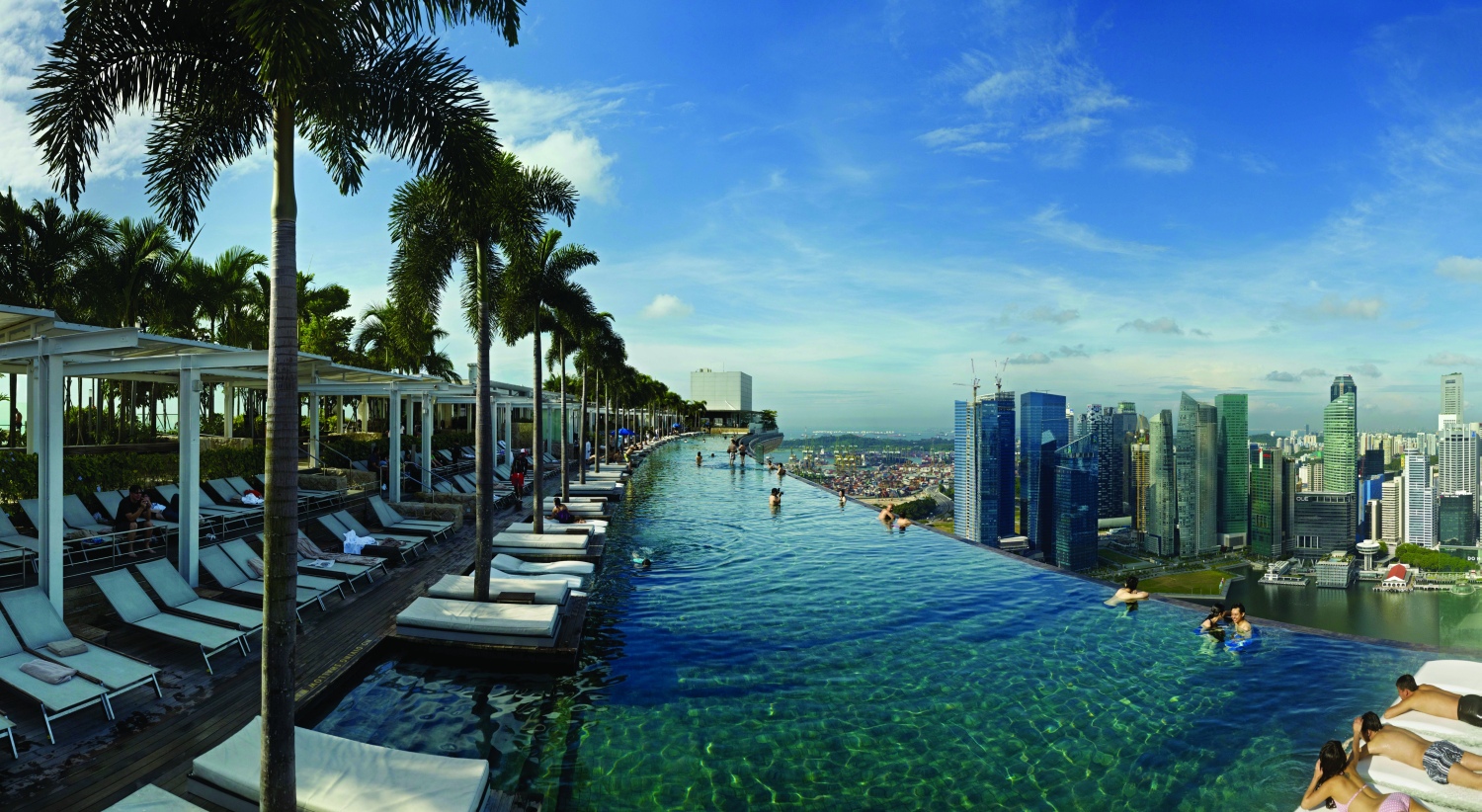 Hotel Marina Bay Sands w Singapurze. Luksusowy hotel z basenem na dachu ...
