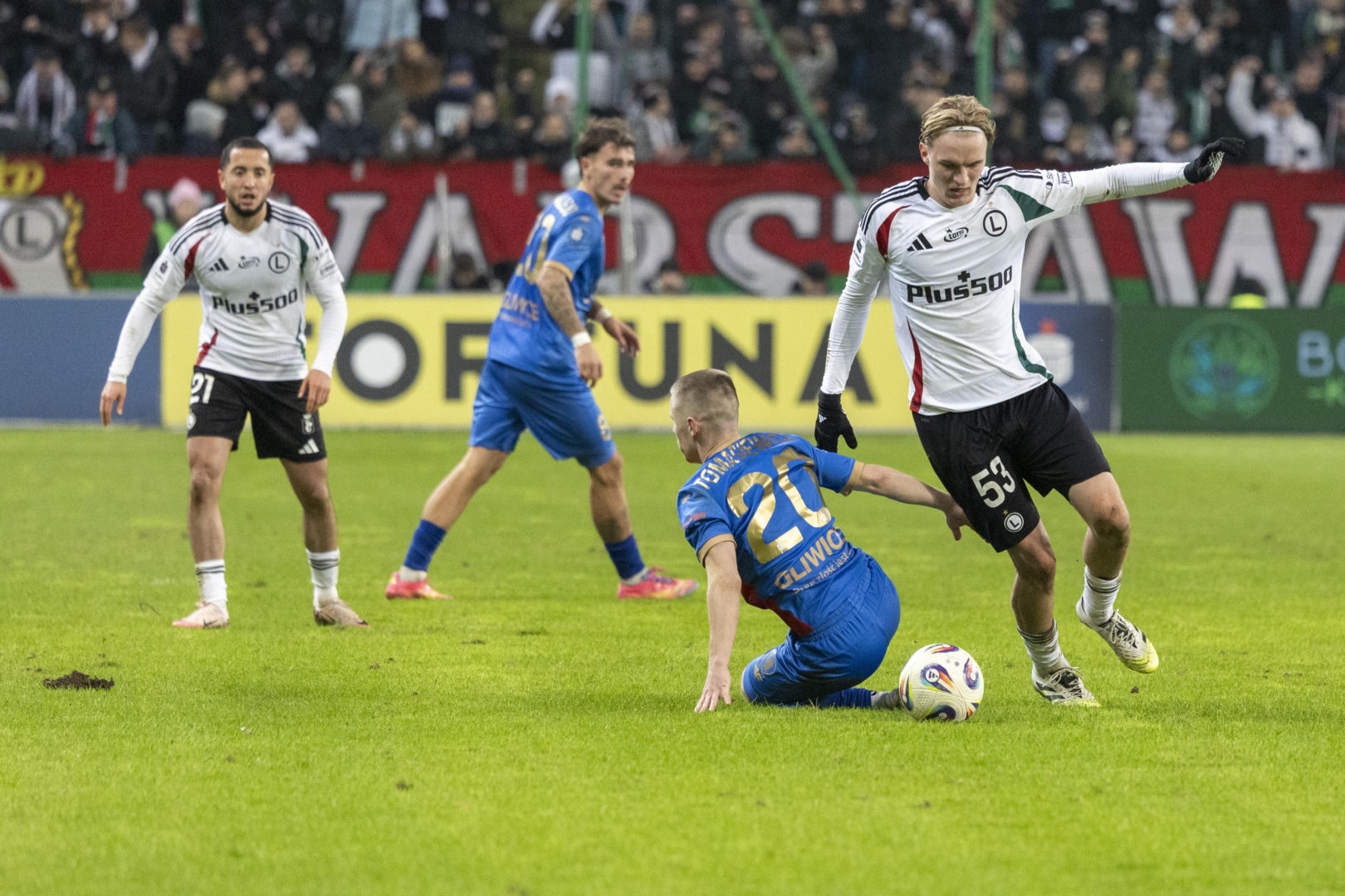 Legia Warszawa zaliczyła kolejną wtopę! Tym razem nie na boisku. Ręce ...