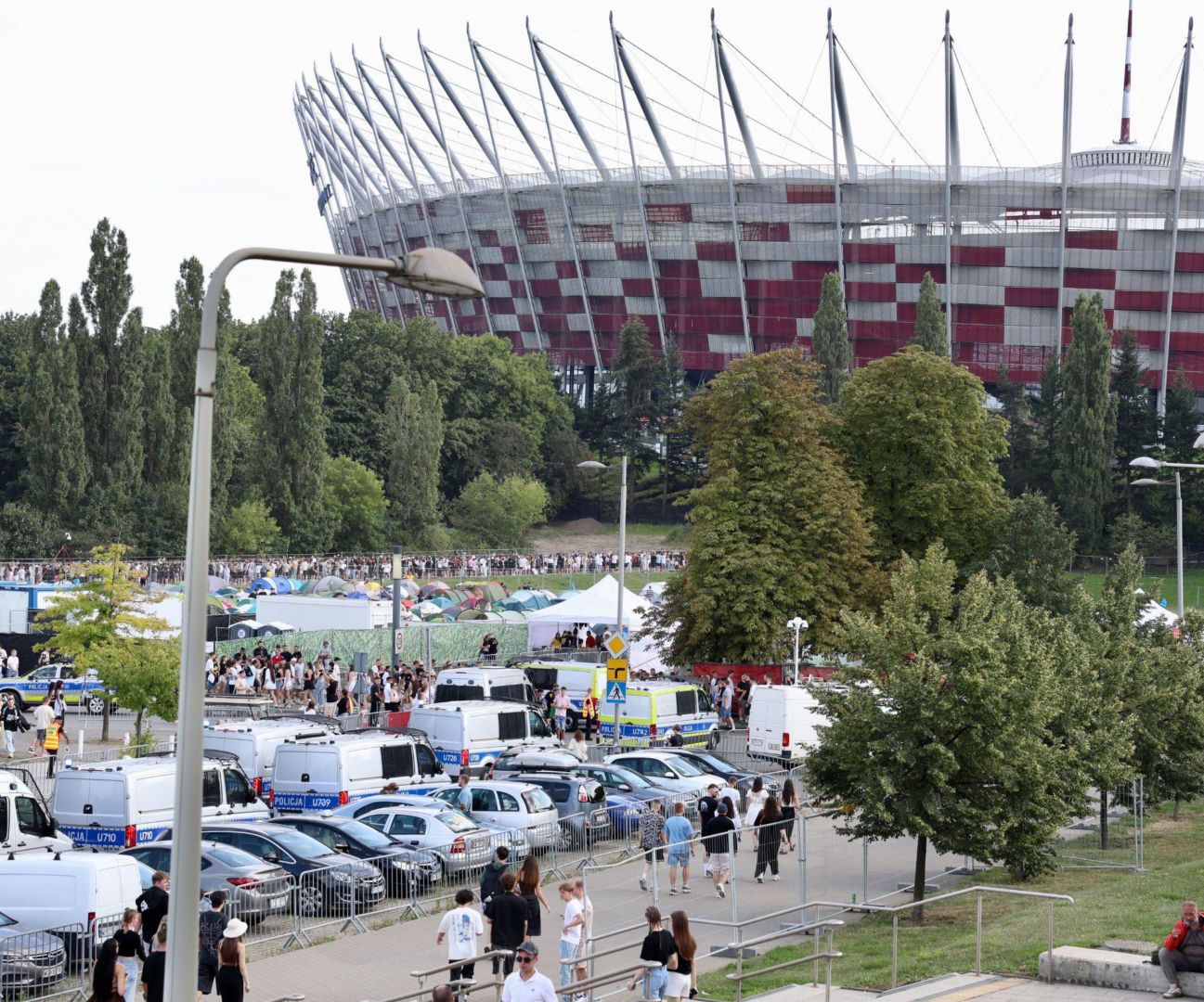 Taco Hemingway na PGE Narodowym. Jak sprawnie dojechać i wrócić z ...