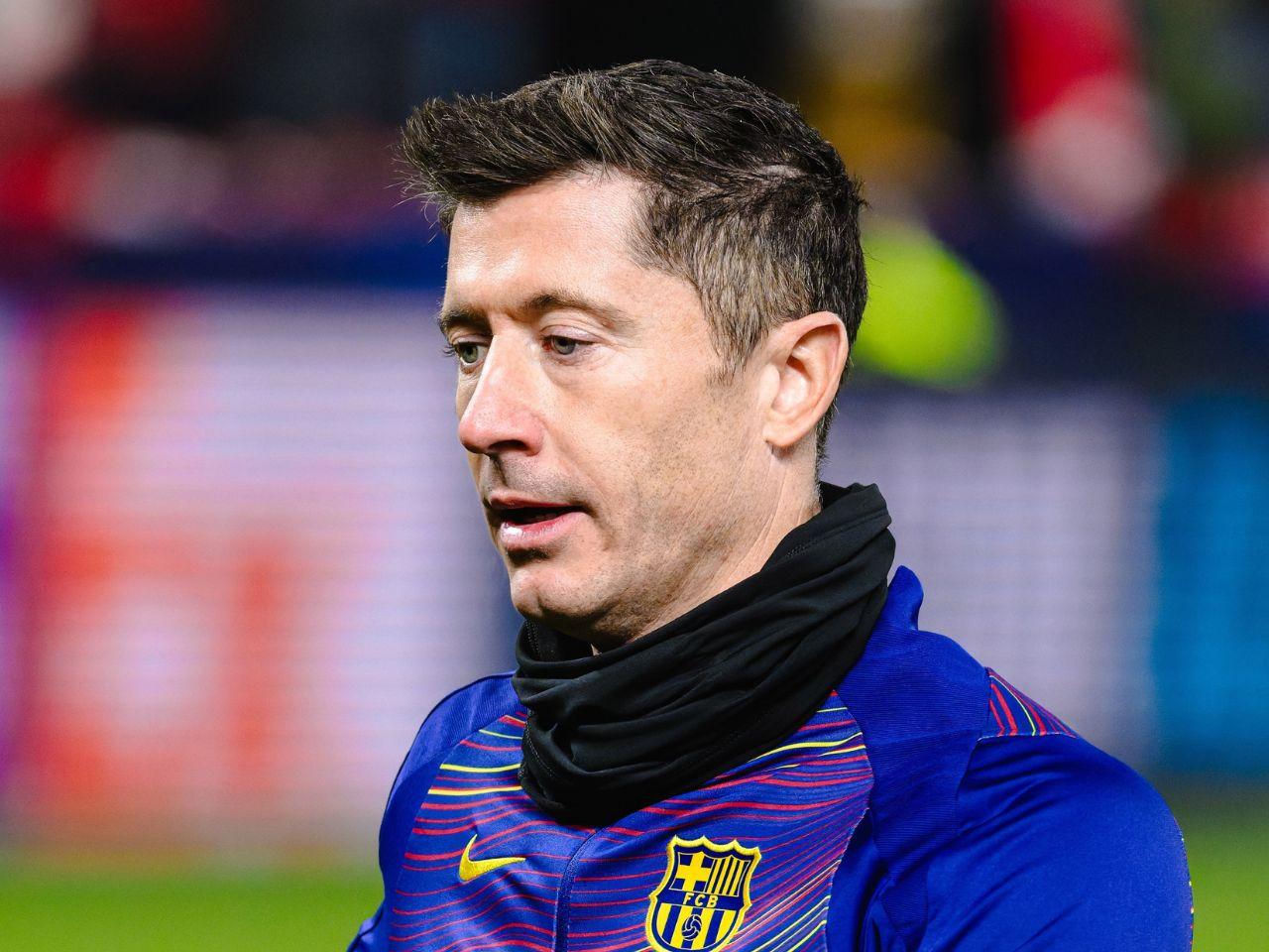 Agent Roberta Lewandowskiego przyleciał do Barcelony! Cała Katalonia ...