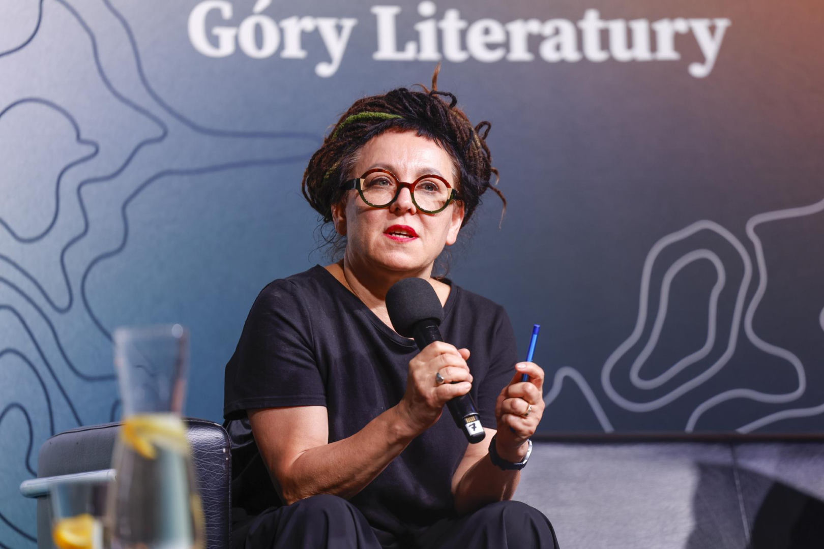 Olga Tokarczuk się tłumaczy. Zdradziła, jak używa sztucznej ...
