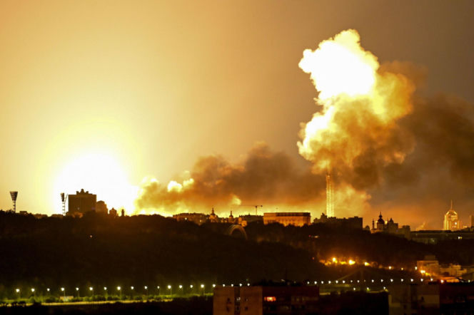 Potężny atak Rosji na Ukrainę, płoną bloki w Kijowie. Ofiary i ranni ...