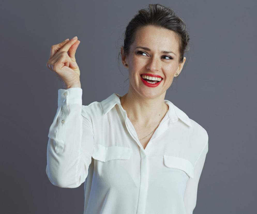 Strzelanie palcami powoduje artretyzm? Wyjaśniamy, co tak naprawdę ...