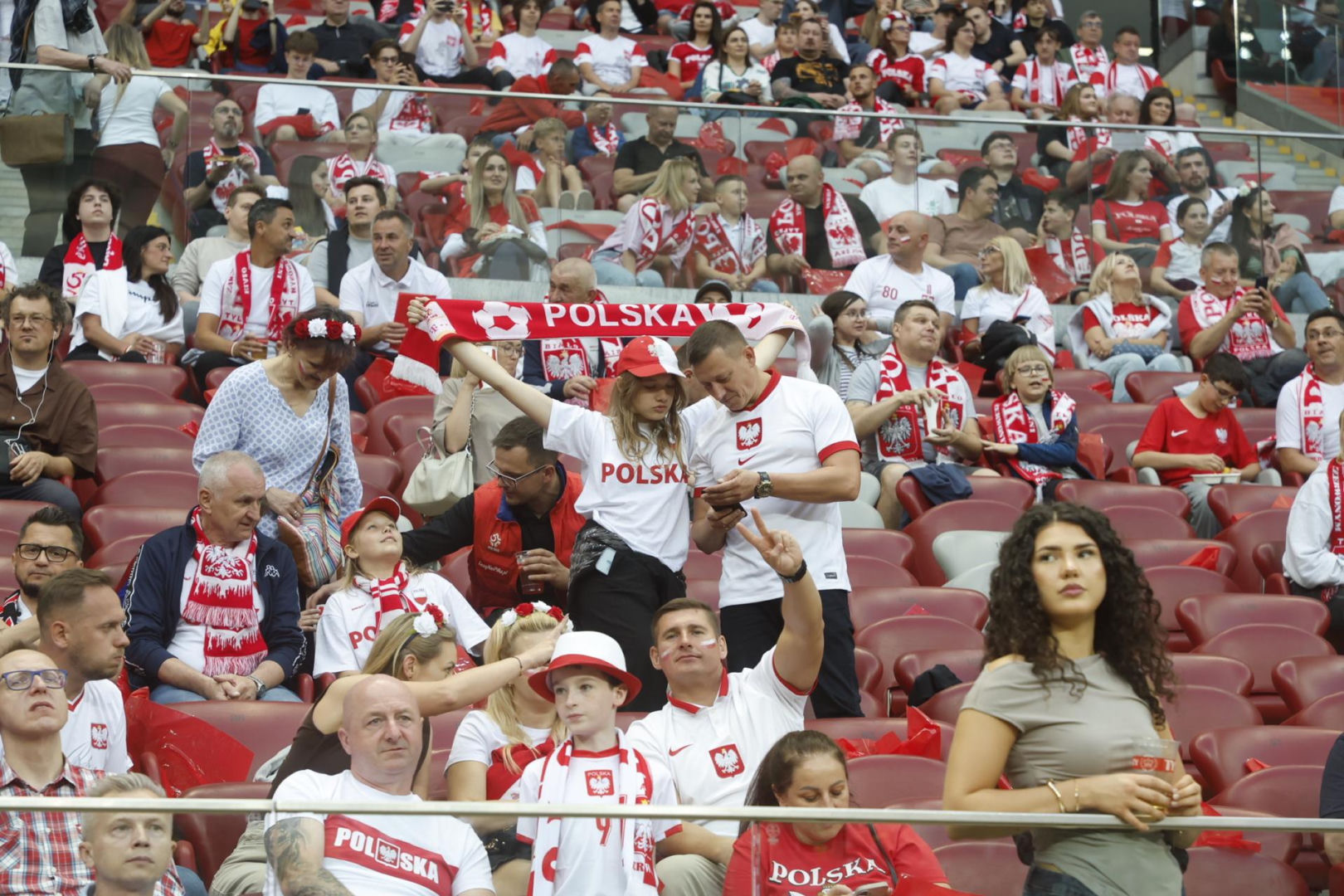 Mecz Polska – Nigeria. Kibice przejęli Stadion Narodowy. Głośny doping ...