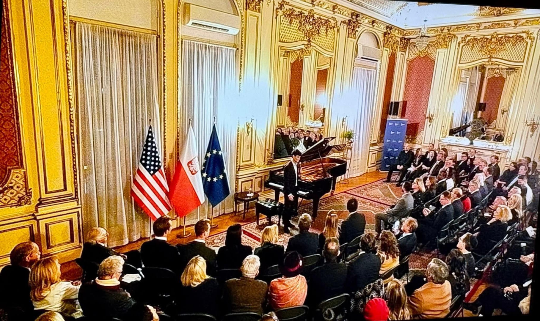 Wzruszający opłatek w polskim konsulacie. Piękna muzyka, nutka historii ...